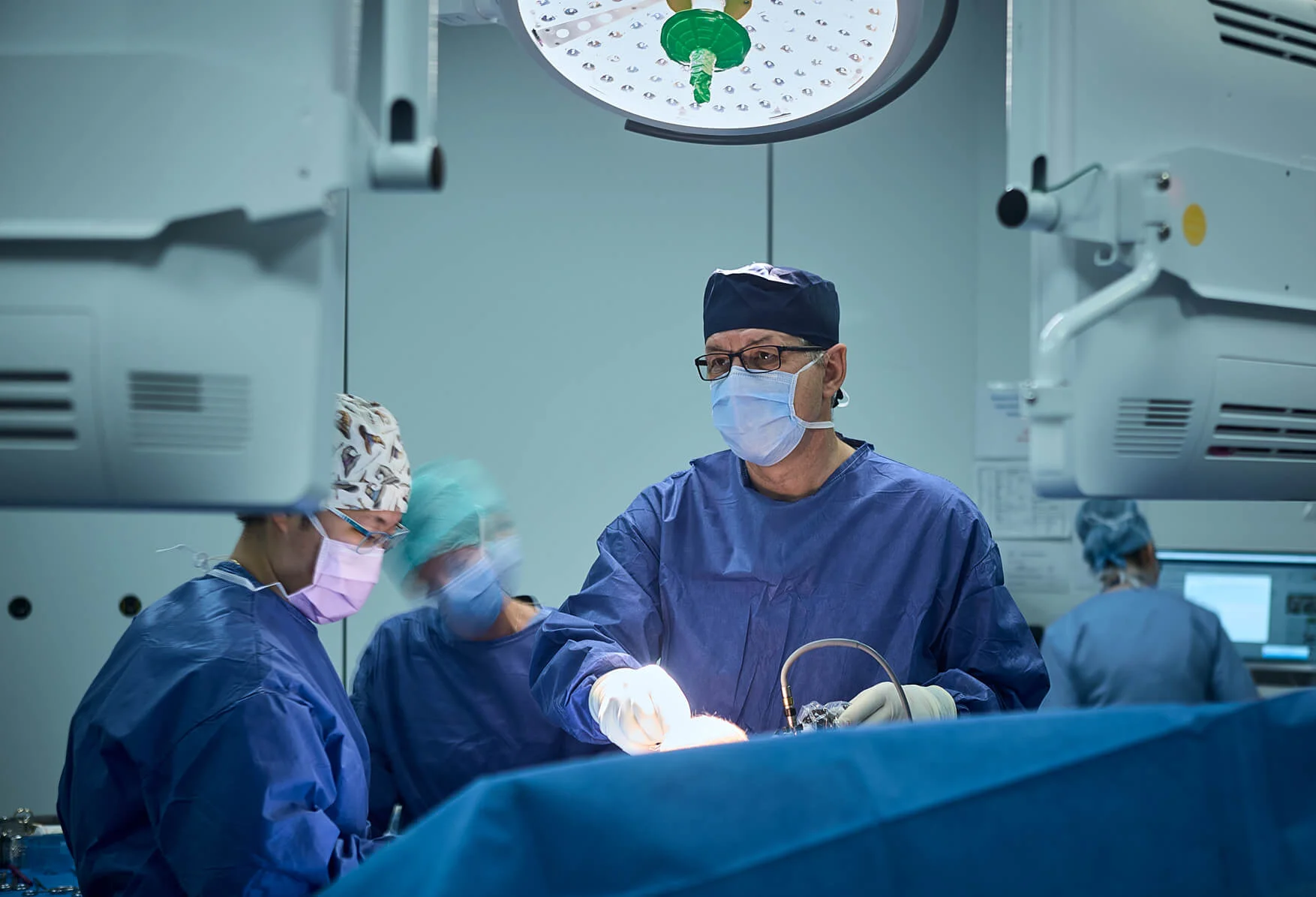 Dr. Ioan DUNCA - Chirurgien orthopédiste Bruxelles - Épaule | Genou | Hanche